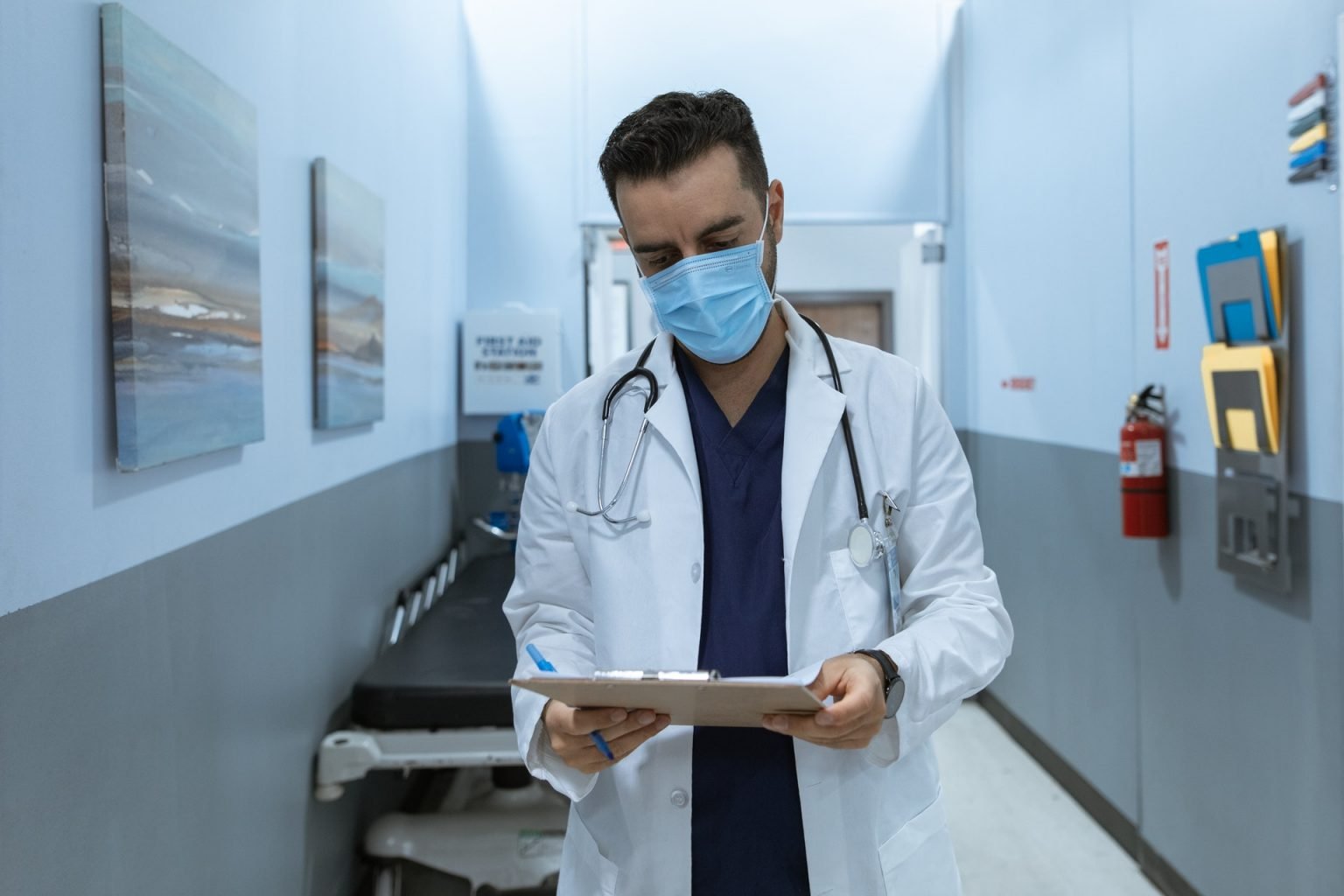 How To Recognize Burnout In Health Care Workers: A Quick Guide – Health ...